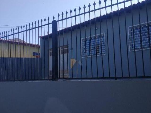 Casa com 3 dormitórios à venda, 132 m² por R$ 479.000,00 Califórnia Londrina/PR