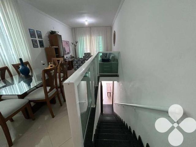 Casa com 3 dormitórios à venda, 132 m² por R$ 900.000,00 Estuário Santos/SP