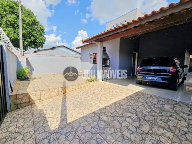 Casa com 3 dormitórios à venda, 145m² por R$ 420.000 – Bairro Vicente Laureano – Bo