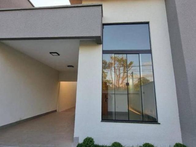 Casa com 3 dormitórios à venda, 147 m² por R$ 790.000,00 Setor Goiânia 2 Goiânia/GO
