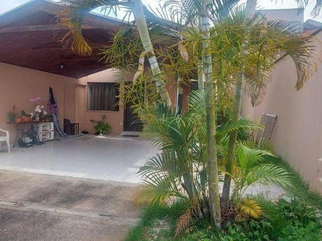 Casa com 3 dormitórios à venda, 147 m² por R$ 800.000,00 Jabuticabeira Taubaté/SP
