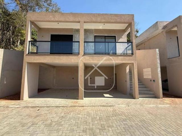 Casa com 3 dormitórios à venda, 147 m² por R$ 850.000,00 Bellard Guararema/SP