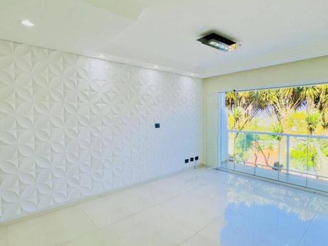 Casa com 3 dormitórios à venda, 140 m² por R$ 670.000,00 Centro Embu das Artes/SP