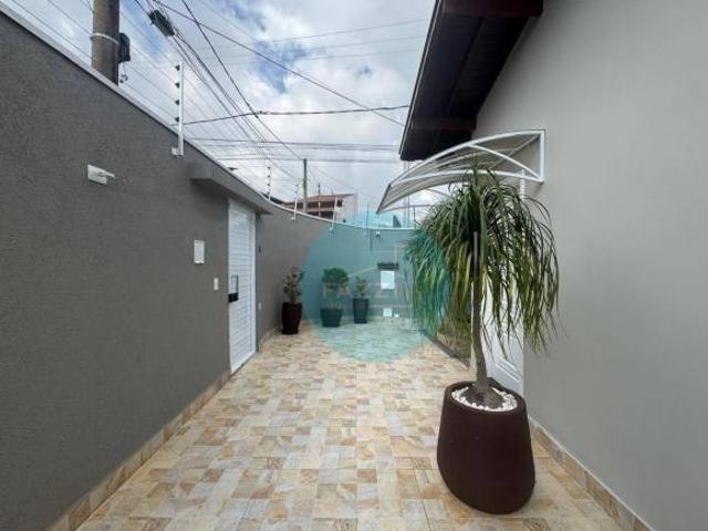 Casa com 3 dormitórios à venda, 140 m² por R$ 850.000,00 Jardim Amaryllis Poços de Caldas/MG