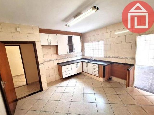 Casa com 3 dormitórios à venda, 142 m² por R$ 650.000,00 Vila Mota Bragança Paulista/SP