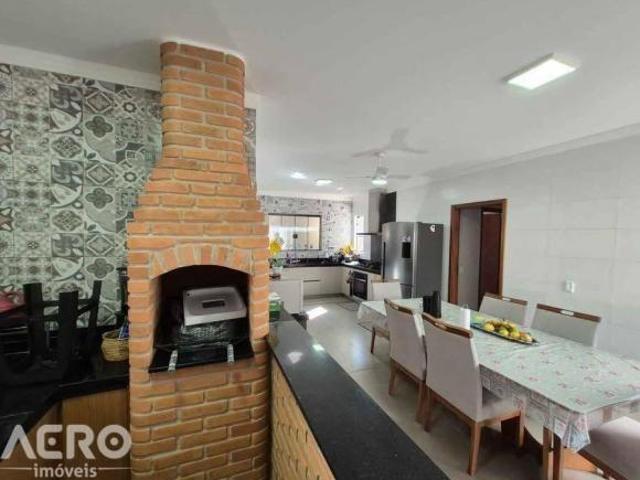 Casa com 3 dormitórios à venda, 143 m² por R$ 650.000,00 Parque São Geraldo Bauru/SP