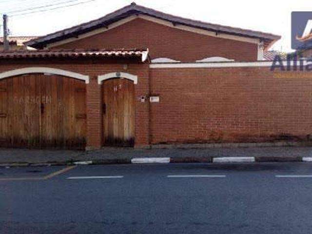 Casa com 3 dormitórios à venda, 143 m² por R$ 900.000,00 Santo Antônio Louveira/SP