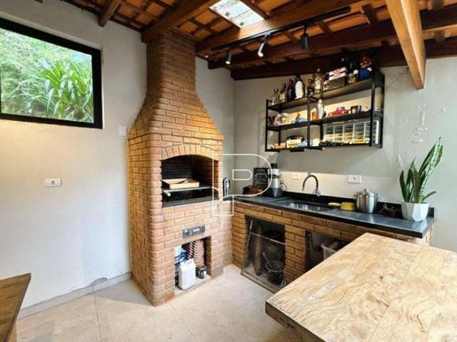 Casa com 3 dormitórios à venda, 143 m² por R$ 920.000 Granja Viana