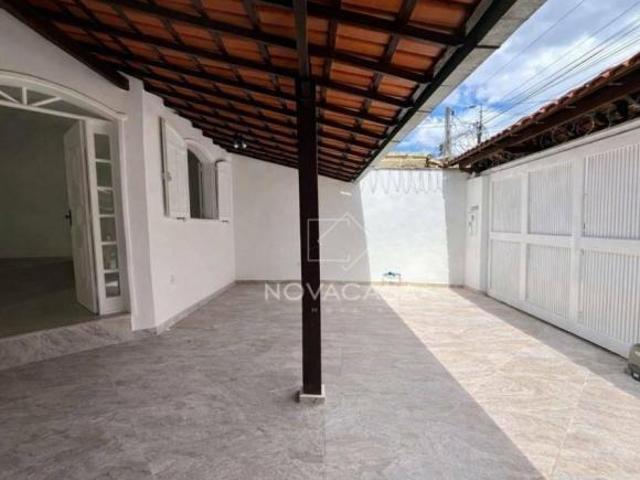 Casa com 3 dormitórios à venda, 154 m² por R$ 790.000,00 Santa Mônica Belo Horizonte/MG