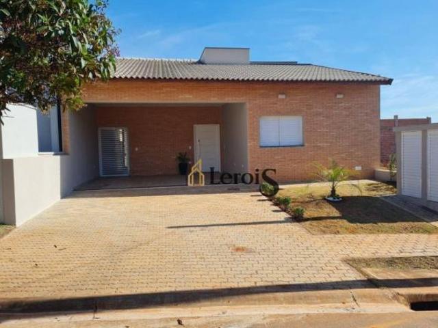 Casa com 3 dormitórios à venda, 155 m² por R$ 790.000,00 Condomínio Portal Ville Flamboyant Port
