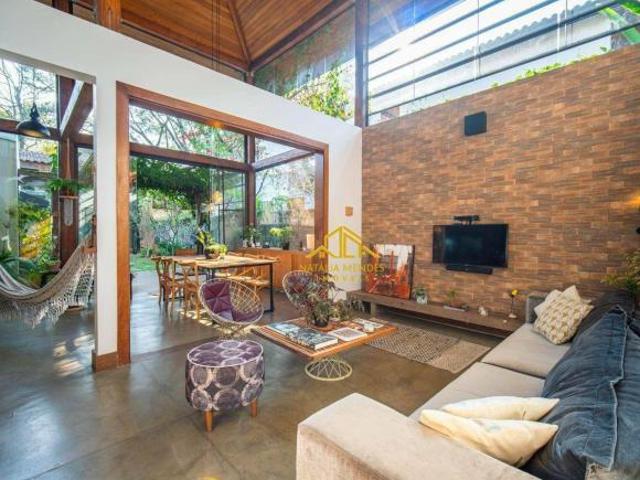 Casa com 3 dormitórios à venda, 156 m² por R$ 1.395.000 Granja Viana Fazendinha Carapicuíba/Sã