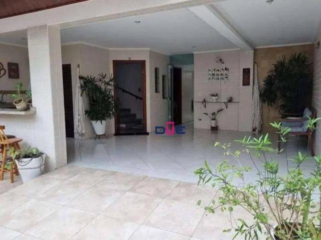 Casa com 3 dormitórios à venda, 159 m² por R$ 1.485.000,00 Embaré Santos/SP