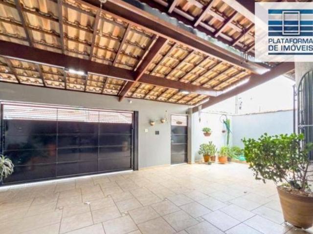 Casa com 3 dormitórios à venda, 150 m² por R$ 1.020.000,00 Santa Luzia Bragança Paulista/SP