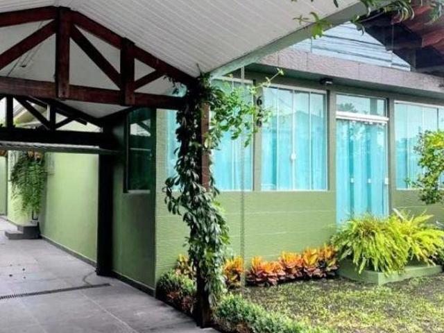 Casa com 3 dormitórios à venda, 150 m² por R$ 589.900 Novo Mundo Curitiba/PR