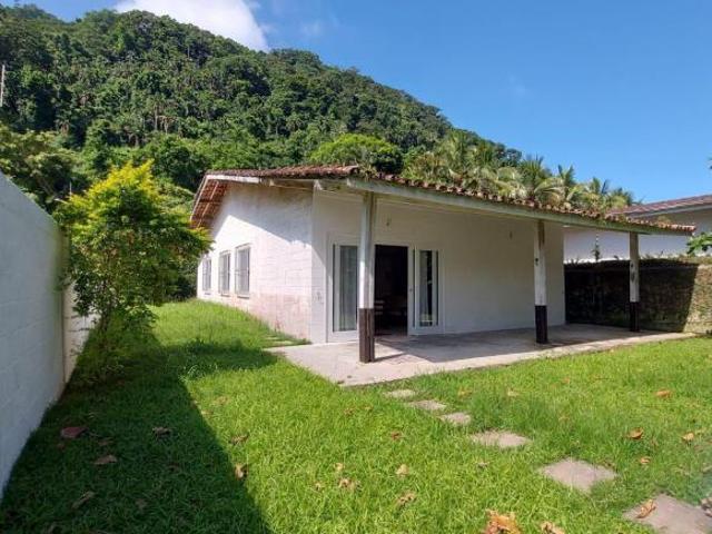 Casa com 3 dormitórios à venda, 150 m² por R$ 785.000,00 Guaiuba Guarujá/SP