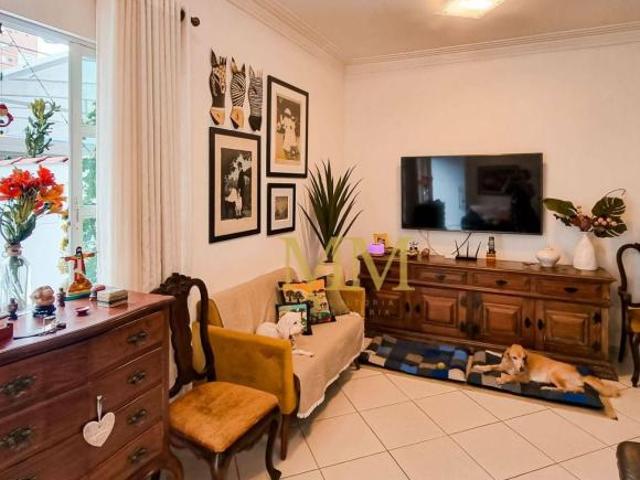 Casa com 3 dormitórios à venda, 150 m² por R$ 930.000 Campo Grande Santos/SP