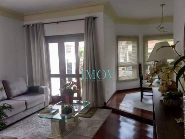 Casa com 3 dormitórios à venda, 150 m² por R$ 950.000,00 São João Jacareí/SP