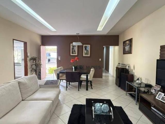 Casa com 3 dormitórios à venda, 151 m² por R$ 850.000,00 Quintas das Avenidas Juiz de Fora/MG