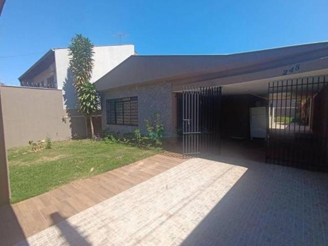 Casa com 3 dormitórios à venda, 152 m² por R$ 950.000,00 Petrópolis Londrina/PR