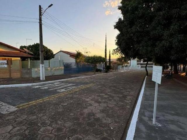 Casa com 3 dormitórios à venda, 166 m² por R$ 590.000,00 Jardim Metodista Caldas Novas/GO