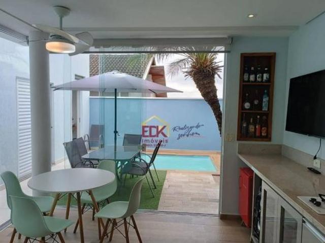 Casa com 3 dormitórios à venda, 168 m² por R$ 880.000,00 Jardim Hípica Pinheiro Taubaté/SP