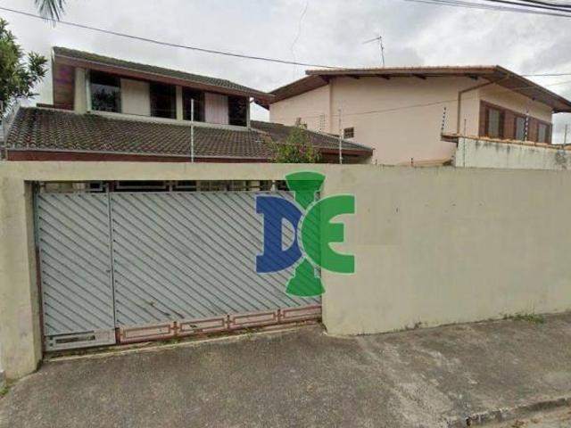 Casa com 3 dormitórios à venda, 160 m² por R$ 730.000,00 Cidade Jardim Jacareí/SP