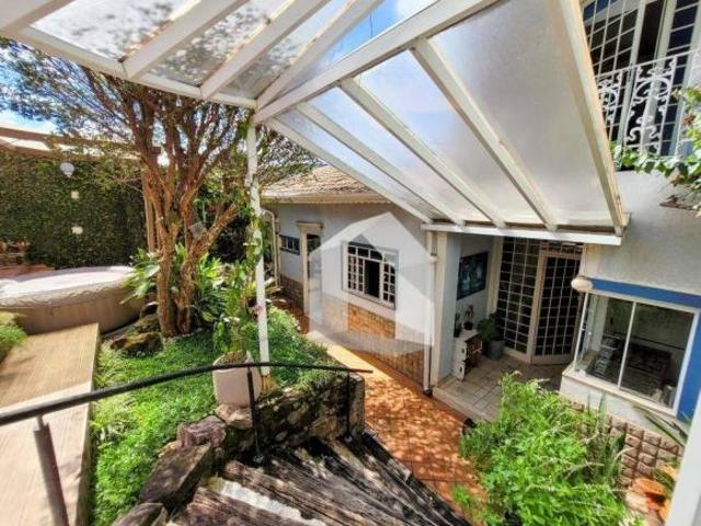 Casa com 3 dormitórios à venda, 160 m² por R$ 800.000,00 Santa Ângela Poços de Caldas/MG