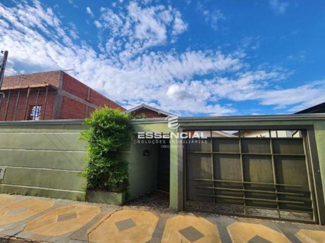 Casa com 3 dormitórios à venda, 160 m² por R$ 850.000,00 Vila São Lúcio Botucatu/SP
