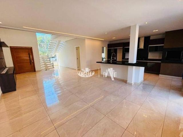 Casa com 3 dormitórios à venda, 177 m² por R$ 1.550.000,00 Condomínio Bella Vitta Londrina/PR