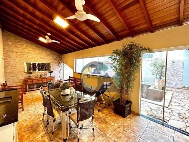 Casa com 3 dormitórios à venda, 177 m² por R$ 500.000,00 Baroni Barretos/SP