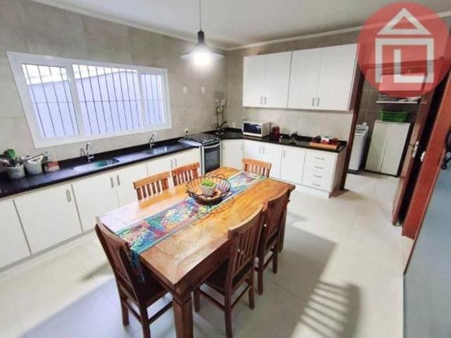 Casa com 3 dormitórios à venda, 177 m² por R$ 900.000,00 Residencial dos Lagos Bragança Paulista