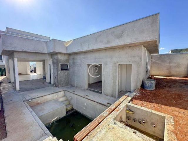 Casa térrea com 3 quartos à venda, 170 m² por R$ 1.380.000 Condomínio Santa Mônica Caçapava/SP