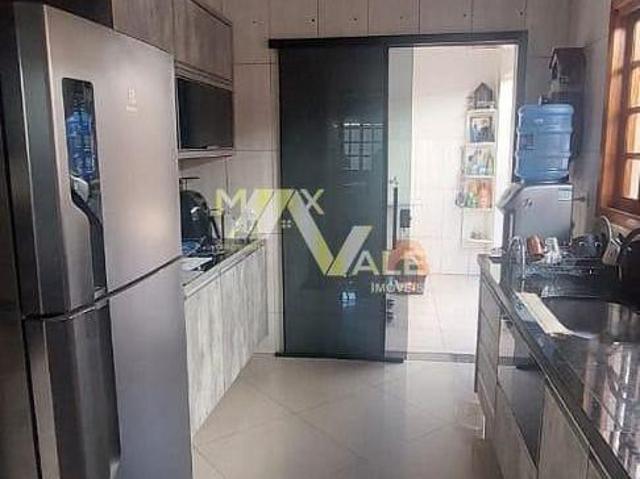 Casa com 3 dormitórios à venda, 170 m² por R$ 820.000 Loteamento Villa Branca Jacareí/SP