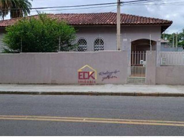 Casa com 3 dormitórios à venda, 184 m² por R$ 690.000,00 Vila São José Taubaté/SP