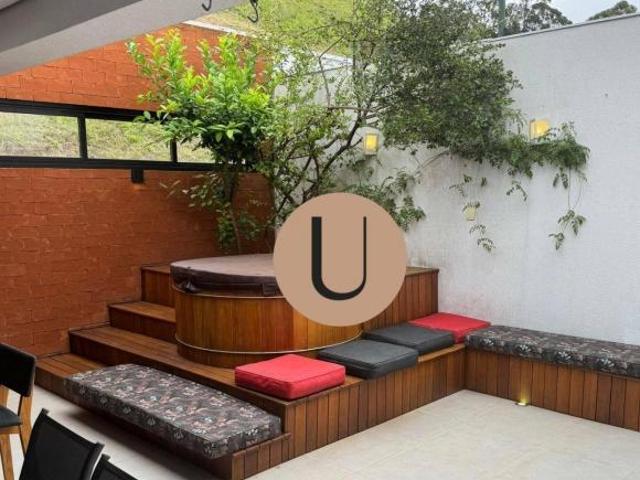 Casa com 3 dormitórios à venda, 180 m² por R$ 1.850.000,00 Alphaville Santana de Parnaíba/SP