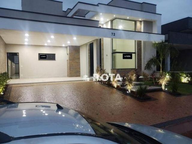Casa térrea com 3 suítes 1 delas master + escritório