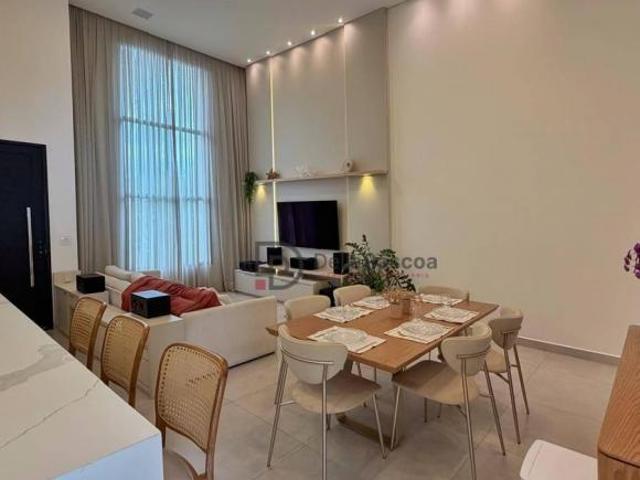 Casa com 3 dormitórios à venda, 195 m²