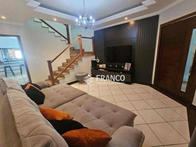 Casa com 3 dormitórios à venda, 196 m² Residencial Portal da Mantiqueira Taubaté/SP