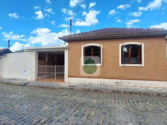 Casa com 3 dormitórios à venda, 199 m² por R$ 700.000,00 Centro São Bento do Sapucaí/SP