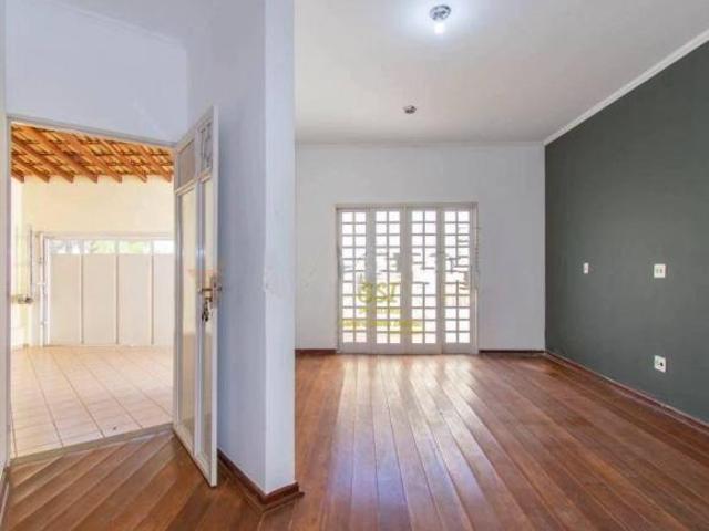 Casa com 3 dormitórios à venda, 190 m² por R$ 530.000,00 Parque do Castelo Franca/SP