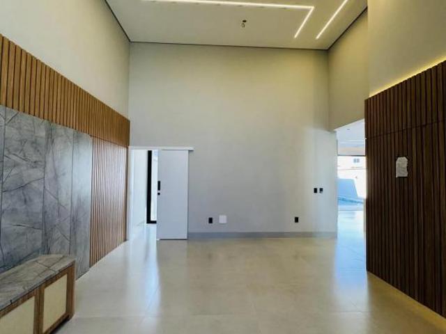 Casa com 3 dormitórios à venda, 193m² por R$ 2.260.000,00 Condomínio Dona Mari