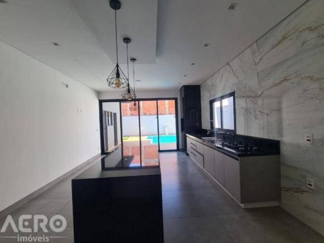 Casa com 3 dormitórios à venda, 205 m² por R$ 1.300.000,00 Quinta Ranieri Bauru/SP