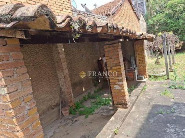 Casa com 3 dormitórios à venda, 200 m² Centro Taubaté/SP