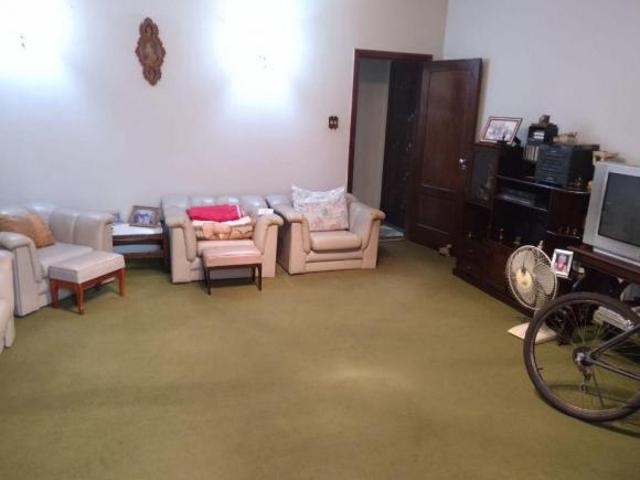 Casa com 3 dormitórios à venda, 200 m² Centro Taubaté/SP