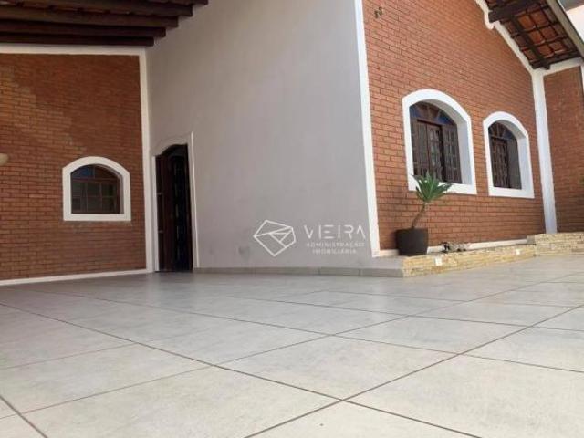 Casa com 3 dormitórios à venda, 200 m² Jardim Pacaembu Jundiaí/SP