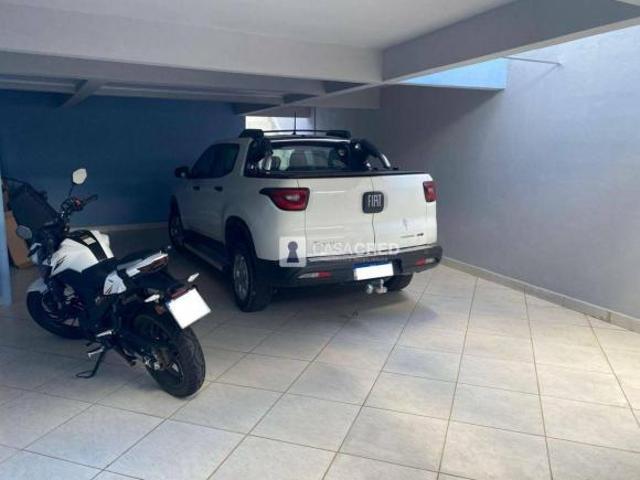 Casa com 3 dormitórios à venda, 200 m² por R$ 460.000 Centro Varginha/MG