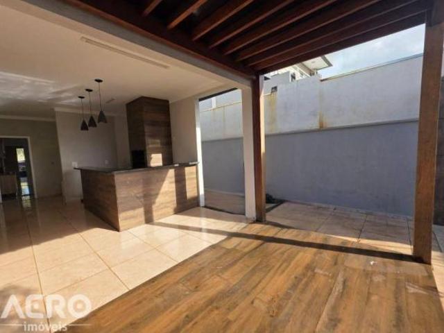 Casa com 3 dormitórios à venda, 200 m² por R$ 850.000,00 Quinta Ranieri Bauru/SP