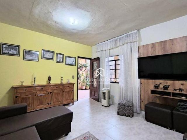Casa com 3 dormitórios à venda, 200m² AT por R$ 620.000,00 Vila Industrial São José dos Campos/S