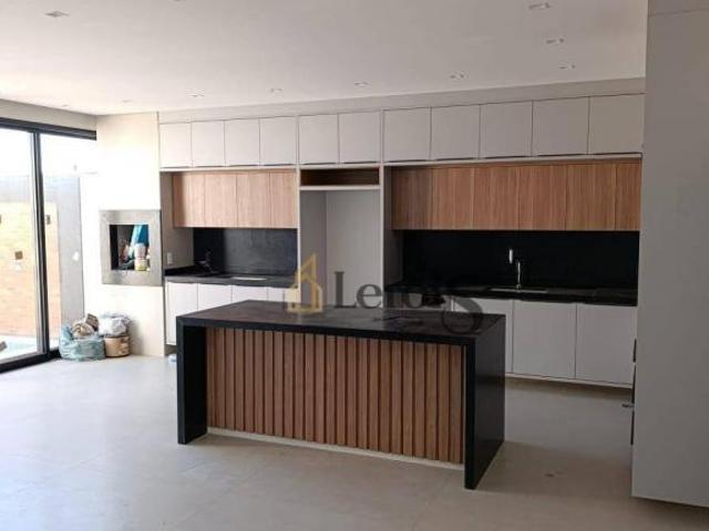 Casa com 3 dormitórios à venda, 201 m² por R$ 1.980.000,00 Condomínio Dona Maria Cândida Indaiat