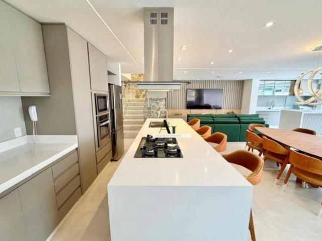 Casa com 3 dormitórios à venda, 201 m² por R$ 2.745.000,00 Sunville Stilo Arujá/SP